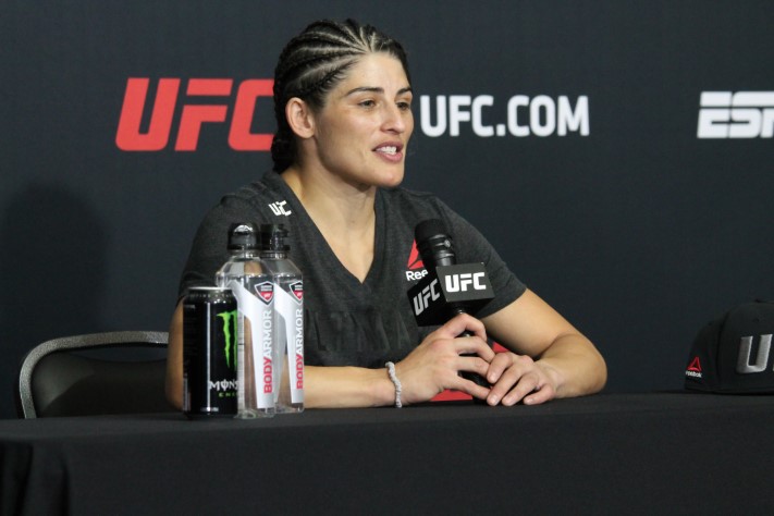 UFC on ESPN 10: Chicken Wings and Marathons Helped Julia Avila Move ...