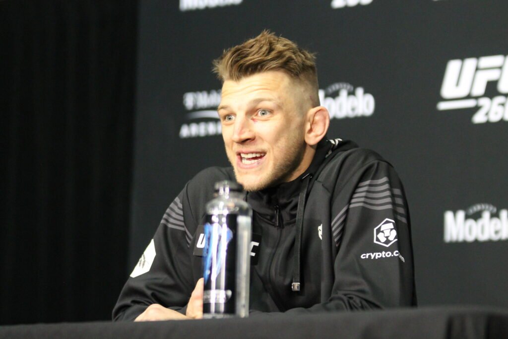 Dan Hooker Returns To 145 Against Arnold Allen At UFC London