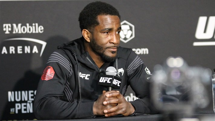 UFC 269: Geoff Neal Believes Low Blow Halted Ponzinibbio Eye Pokes