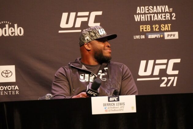 Derrick Lewis Signs New Eight-Fight Deal with UFC, Ending Free Agency ...