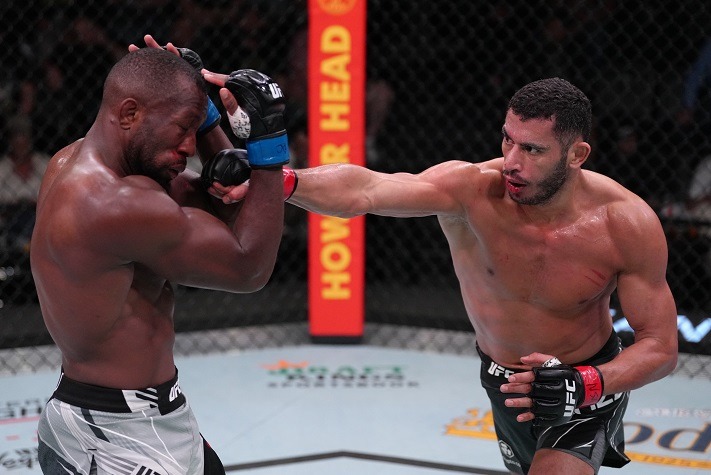 UFC Vegas 51: Mounir Lazzez Back in Win Column with Decision Over Ange ...