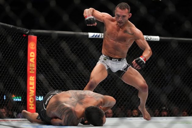 UFC 274: Michael Chandler Flattens Tony Ferguson With Front Kick
