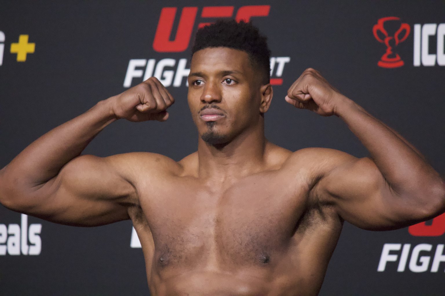 Alonzo Menifield Faces Undefeated Azamat Murzakanov at UFC Abu Dhabi