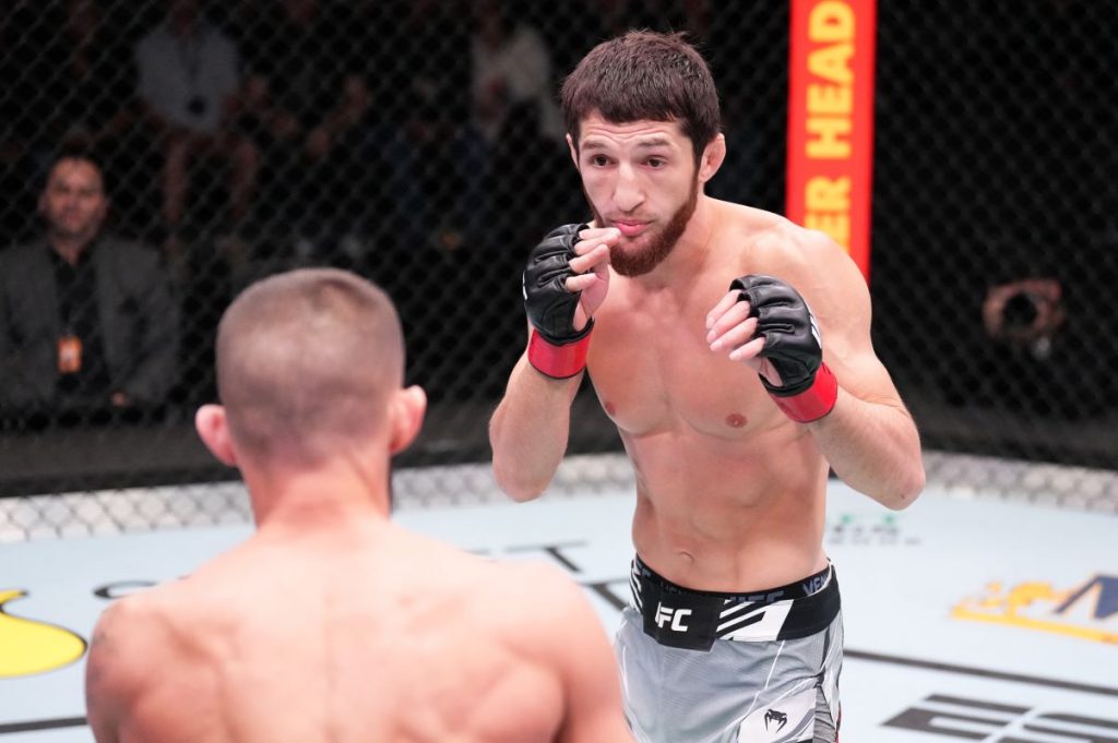 UFC Vegas 64: Tagir Ulanbekov Quickly Submits Nate Maness