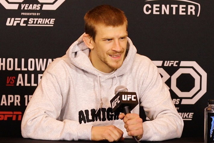 UFC Kansas City's Arnold Allen Believes Holloway Fight Leads to Title ...