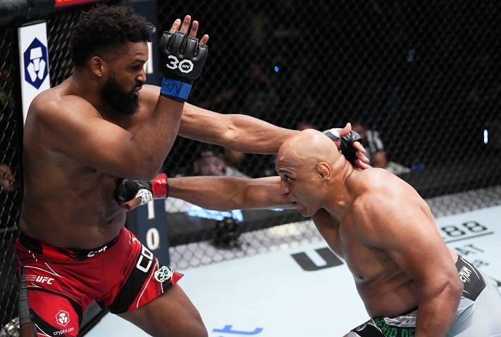 UFC Vegas 72: Marcos Rogerio de Lima Chops Up Lead Leg of Waldo Cortes ...