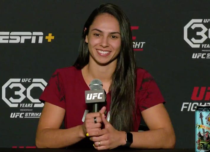 Ariane Lipski Was Front Row For Amanda Nunes Last Camp, "It's An Honor ...