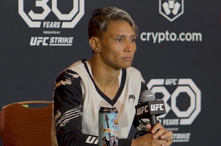 Believing She's Been Overlooked, Amanda Lemos Predicts "Historic" War ...