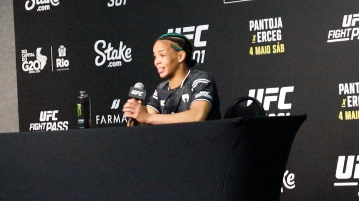 Dione Barbosa Hasn't Seen Her Family In Five Years