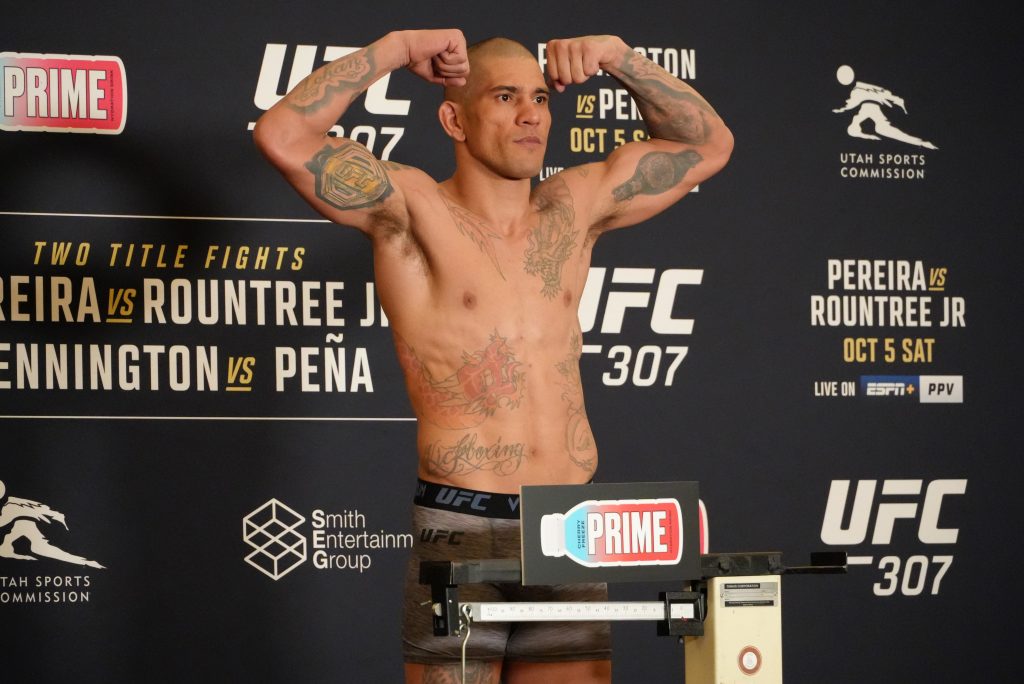 UFC 307 Main Event Collects Fight of the Night, Spann, Buckley Win Bonuses