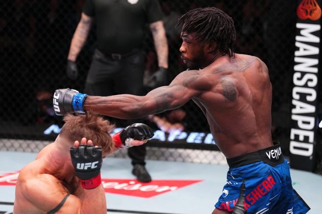 Da'Mon Blackshear Makes Emphatic Return to Win Column, Taps Cody ...