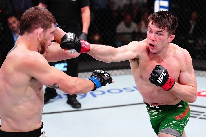 Alexander Hernandez Scraps With Holobaugh, Uses Wrestling To Get ...