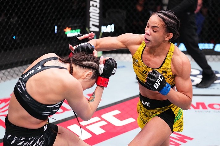 UFC Vegas 105: Dione Barbosa Submits Diana Belbita