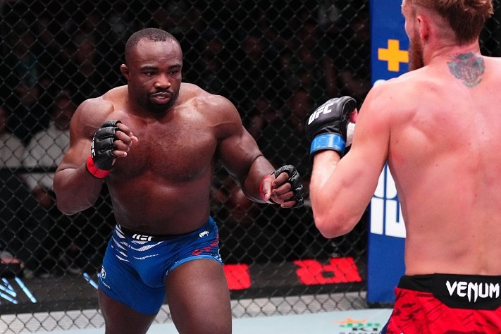 UFC Vegas 105: Torrez Finney Grinds Way Past Robert Valentin, But ...