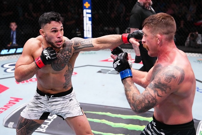 UFC Vegas 105: Brad Tavares Ties Middleweight Wins Record with Victory ...
