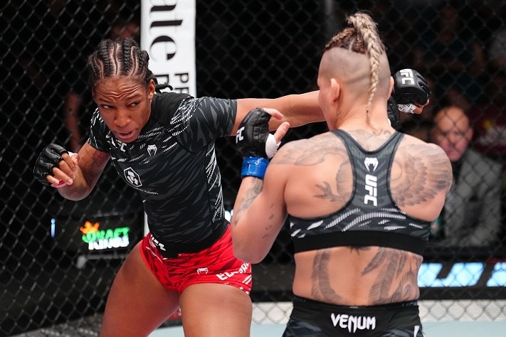 UFC Vegas 109: Joselyne Edwards Floors Priscila Cachoeira
