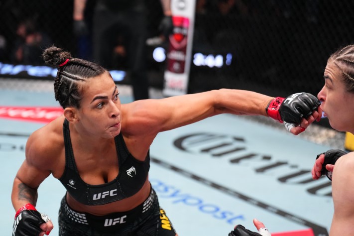 UFC Vegas 119: Bia Mesquita Overcomes Early Adversity, Subs Melissa Mullins